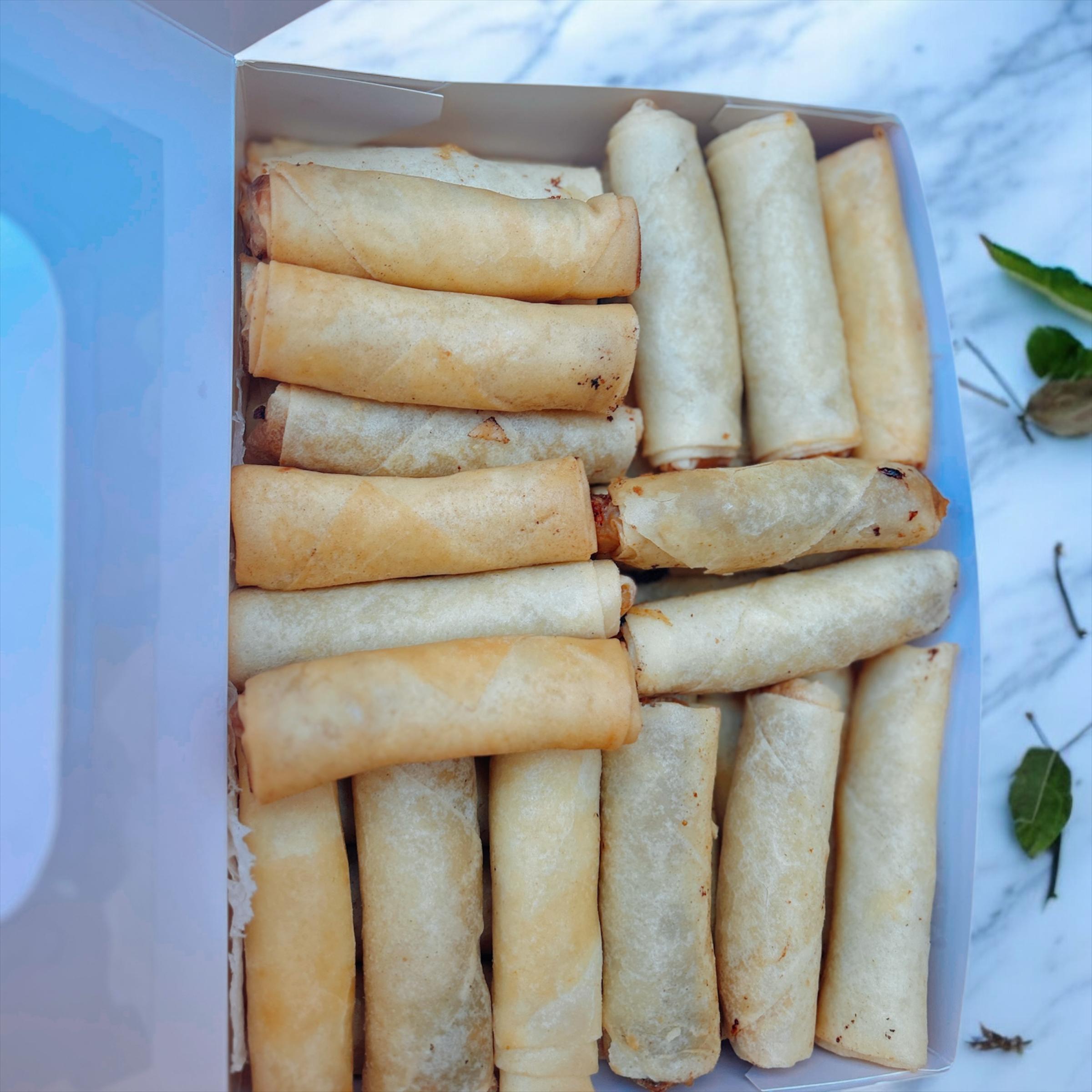 Box of Vegetable Spring Roll - Decelebrant | Quality Pastries