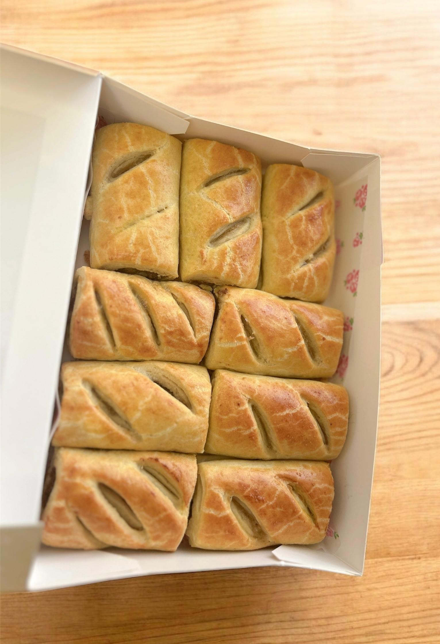 Box of Sausage Roll - Decelebrant | Quality Pastries